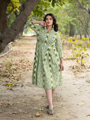 Buy Mabish By Sonal Jain Center Box Pleat Midi Dress (S) Online