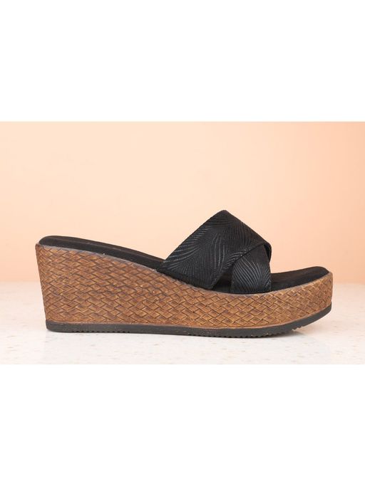 solid black wedges