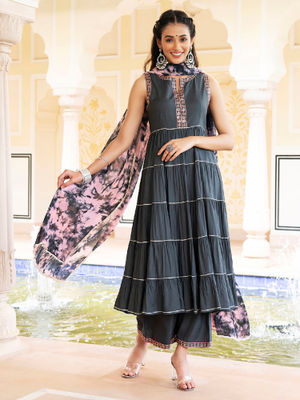Buy EverBloom Zarin Grey Embroidered Tiered Kurta With Pant & Dupatta ...