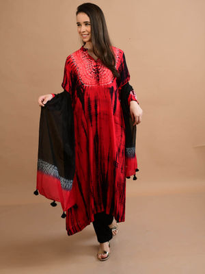 Buy TANYA BERRY Red Shibori Yoke Tie Dye Kurta Shibori with Dupatta and ...
