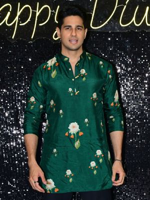 Buy Masaba Bottle Green Buttercup Men Kurta Online