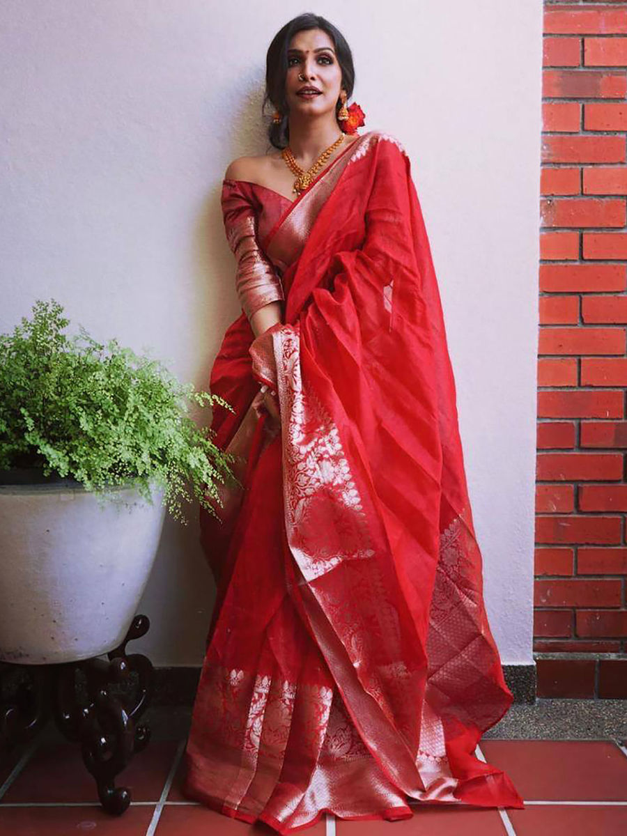 Buy Plain & Simple Sarees Online With Timeless Designs In India