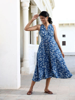 Buy Okhai Floral Printed Midi Dress (XXS) Online