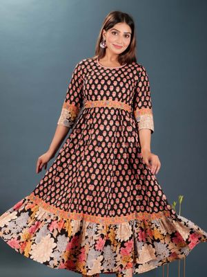 Buy ARAMYA Women Black Floral Kurta with Belt Online