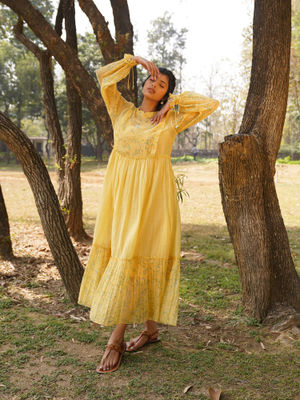 Buy Dhaari by Deepika Handwoven Silk Dress with Hand Paint & Kantha ...