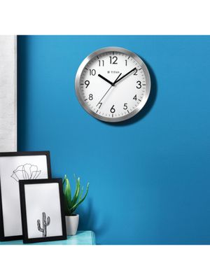 Buy Titan Metallic Wall Clock With Brushed Aluminium Finish Online