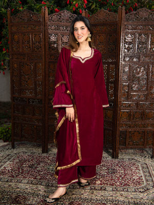 Buy DIMPLE DESIGN STUDIO Magenta Gold Velvet Suit (Set of 3) Online