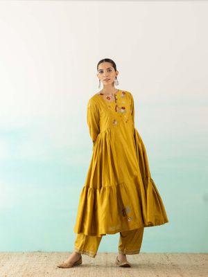 Buy Basanti Kapde aur Koffee Fern Yellow Embroidered Kurta and Pant ...