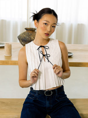 Buy Cider Cotton Round Neckline Solid Pleated Knotted Crop Top (M) Online