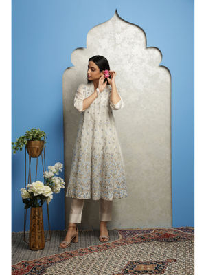Buy SMRITI GUPTA Off White Chanderi Anarkali Online