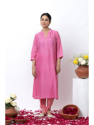 Buy SMRITI GUPTA Pink Solid Chanderi Thread Work Kurta Online