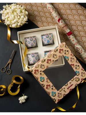 Buy Fabindia Tuhina Votive Gift Set Online