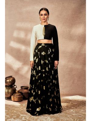 Buy Masaba Black Potters Touch Lehenga with Blouse (Set of 2) (XS) Online