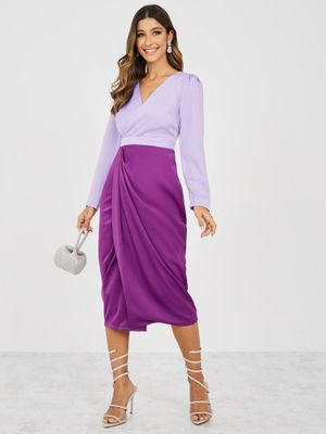 Buy Styli Purple Colorblock Pleat Midi Dress Online