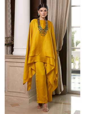 Buy Basanti Kapde aur Koffee Yellow Co-Ord With Necklace (Set of 3) Online