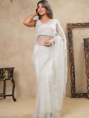Buy HOUSE OF JAMOTI Grey Cut Dana Border with Stones Saree with ...
