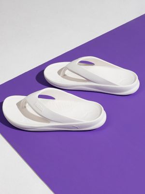 Buy Puma Wave Flip White Casual Flipflops Online