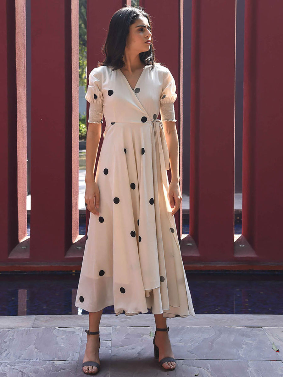 Buy Dresses for Women From Wide Range of Collections Online in India