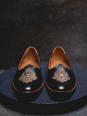 Buy Kavith Sainaani Black Embroidered Jutti Online