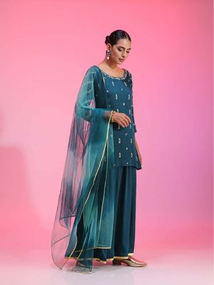 Buy Kudi Pataka Designs Dhaaree/Te Kurta with Palazzo and Dupatta (XS ...