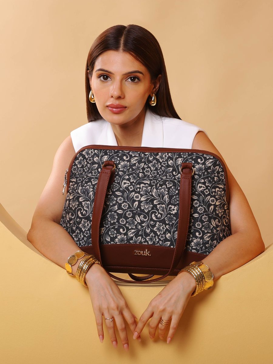 Buy Zouk Bags For Women & Men At Discounts Above 60%