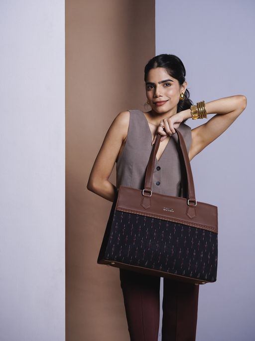 Buy Zouk Bags For Women & Men At Discounts Above 60%