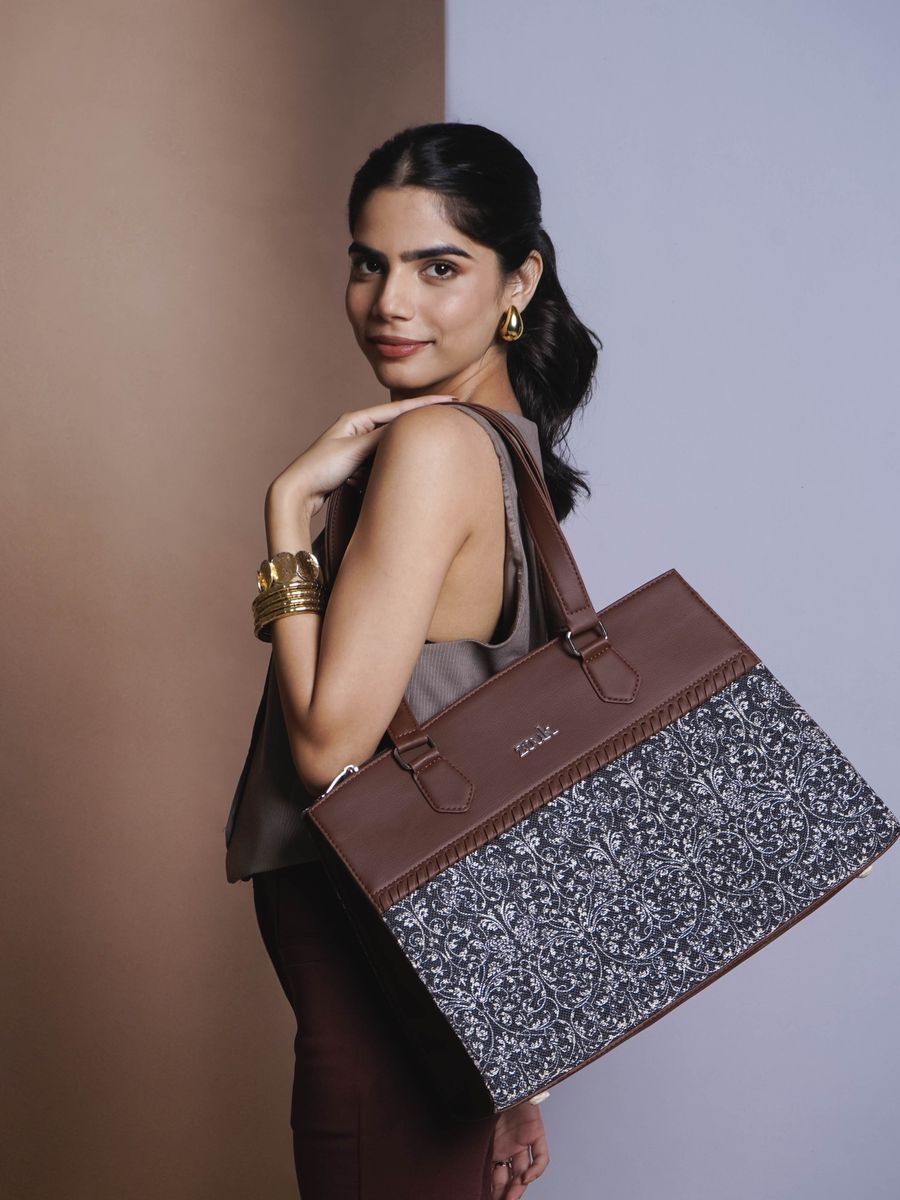 Buy Zouk Bags For Women & Men At Discounts Above 60%