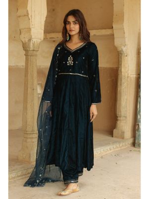 Buy Resha India Ishtaar Anarkali Velvet- Navy Blue (Set of 3) Online