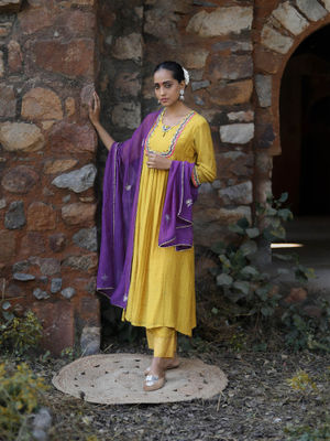 Label Kinjal Modi Kurta Set : Buy Label Kinjal Modi Fine Chanderi Kurta ...