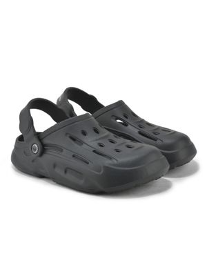 Buy WOODLAND Men Black Round Toe Clogs (EURO 39) Online