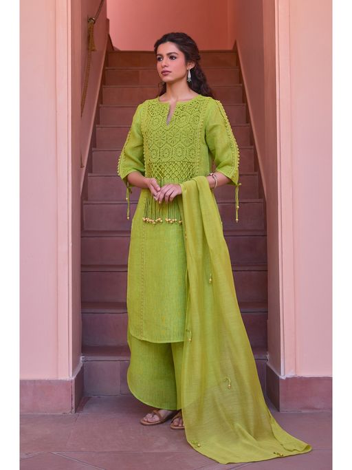 YELL - Buy Latest YELL Designs Online | Nykaa Fashion