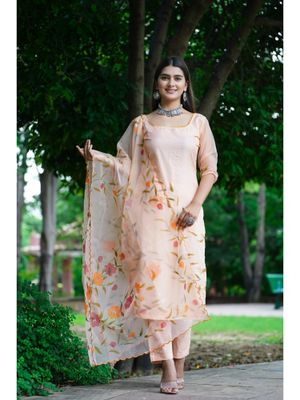 Buy SUTRA CLOTHING Peachy Rose Organza Kurta with Pant & Dupatta (Set ...