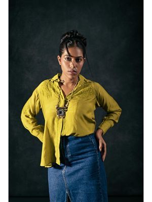 Buy SAAYA THE LABEL Green Rida Pure Muslin Shirt With Chikankari ...