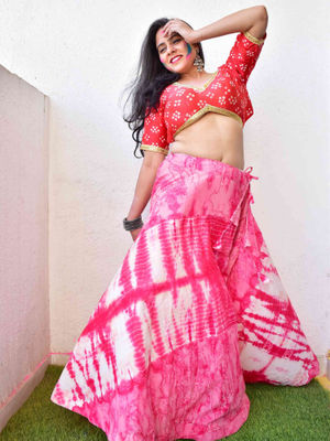 Buy Sundarii Pink Beeda Paan Skirt Online