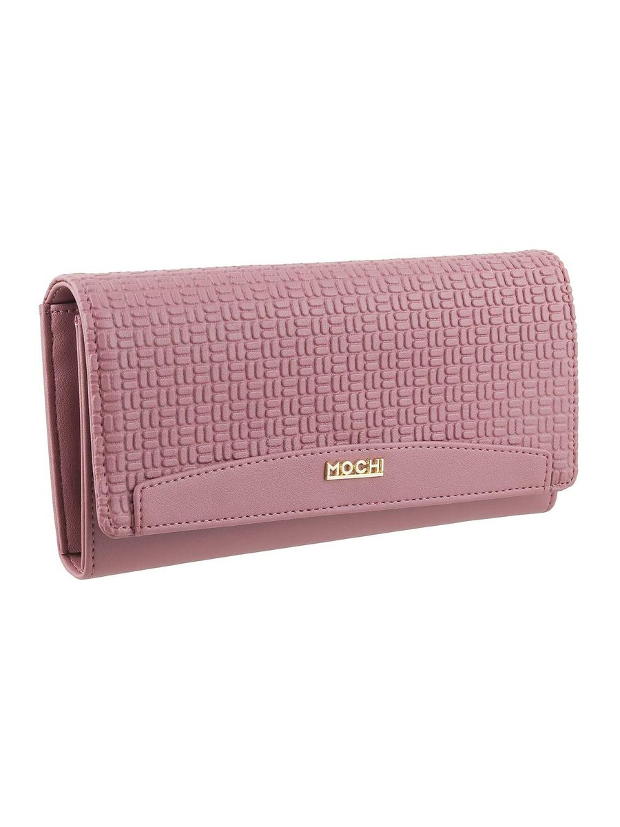 Buy Clutches for Women Online with Classy and Glamorous Designs