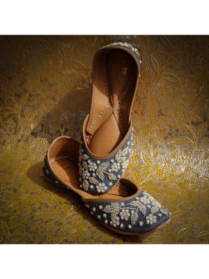 Buy La Fiza Azal Handcrafted Juttis Online