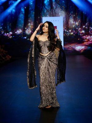 Buy Etasha by Asha Jain Black Top with Skirt and Dupatta (Set of 3) (XS) Online