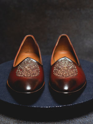 Buy Kavith Sainaani Red Embroidered Jutti Online