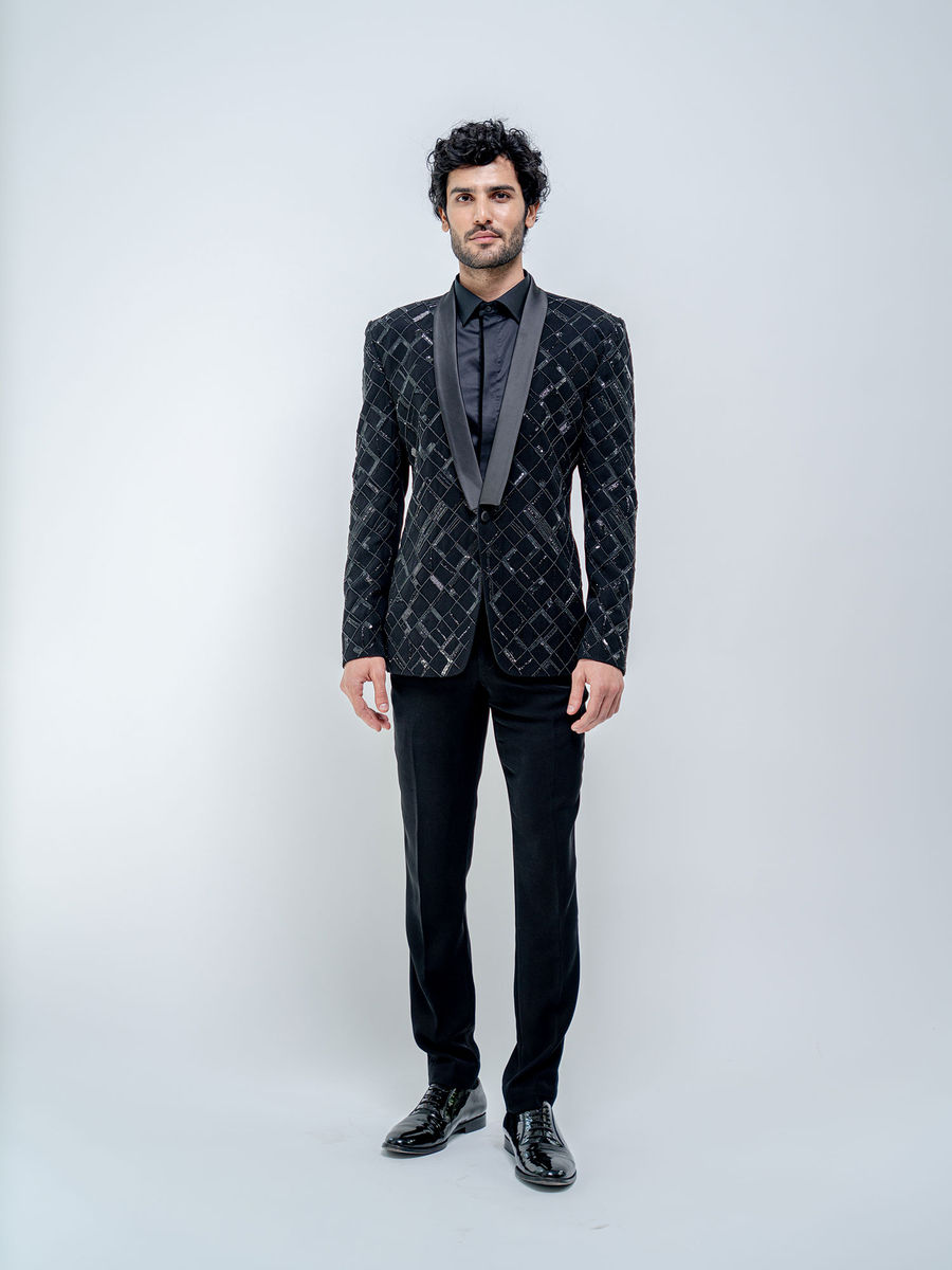 Buy Suits For Men Online At Discounts Upto 60% And Above In India