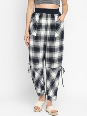 Buy Taurus White Check-in Checks Jogger Online