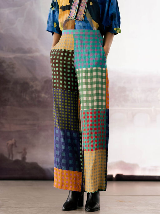 YAVI - Buy Latest YAVI Designs Online | Nykaa Fashion