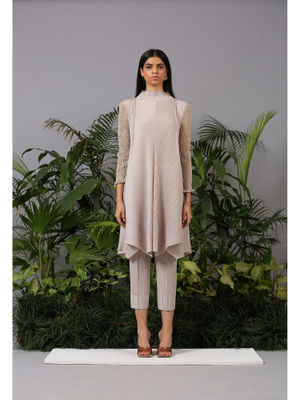 Pleats by Aruni Kurta Set : Buy Pleats by Aruni Beige Crushed Sleeves ...