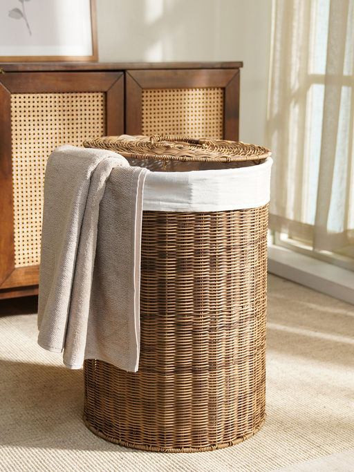 round plastic hamper