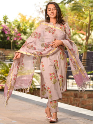Bunaai Salwar Suits and Sets : Buy Bunaai Lavender November Skies Kurta ...