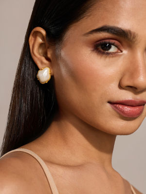 Buy Pipa Bella by Nykaa Fashion Gold and White Abstract Beaten Effect ...
