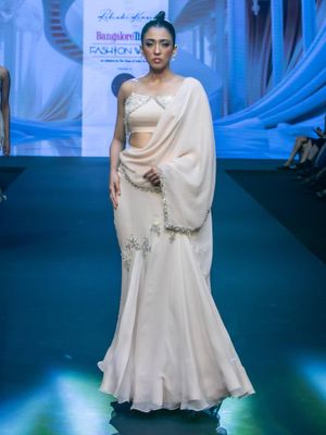 Buy Rukinder Kumar Ivory Skirt Style Pre Drape Saree with Sitched ...