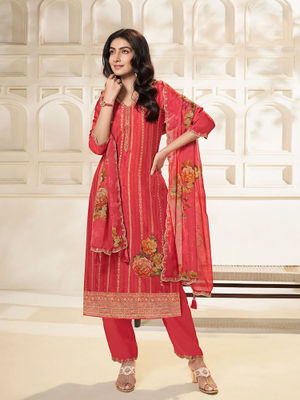 Buy Seerat Red Floral Applique Jacquard Kurta with Pant and Dupatta ...