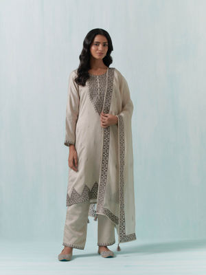 Basanti Kapde aur Koffee Kurta Set : Buy Basanti Kapde aur Koffee Grey ...