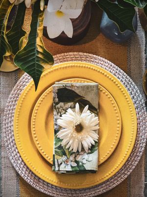Yellow Marigold Dinnerware : Buy Yellow Marigold Sunflower Dinner Plate ...