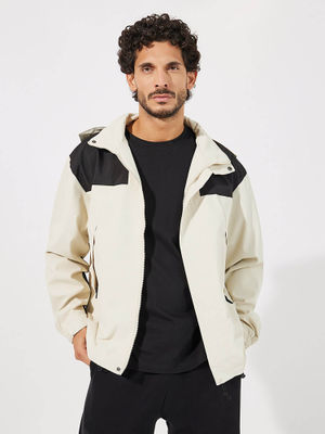 Buy Styli Men Colorblocked Hooded Windbreaker Jacket with Zip Detail ...